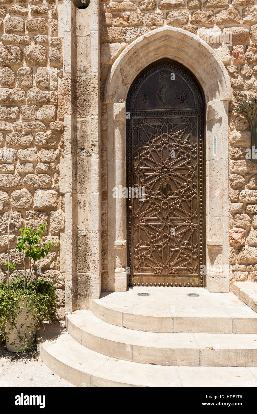 Old israel door hi-res stock photography and images - Alamy