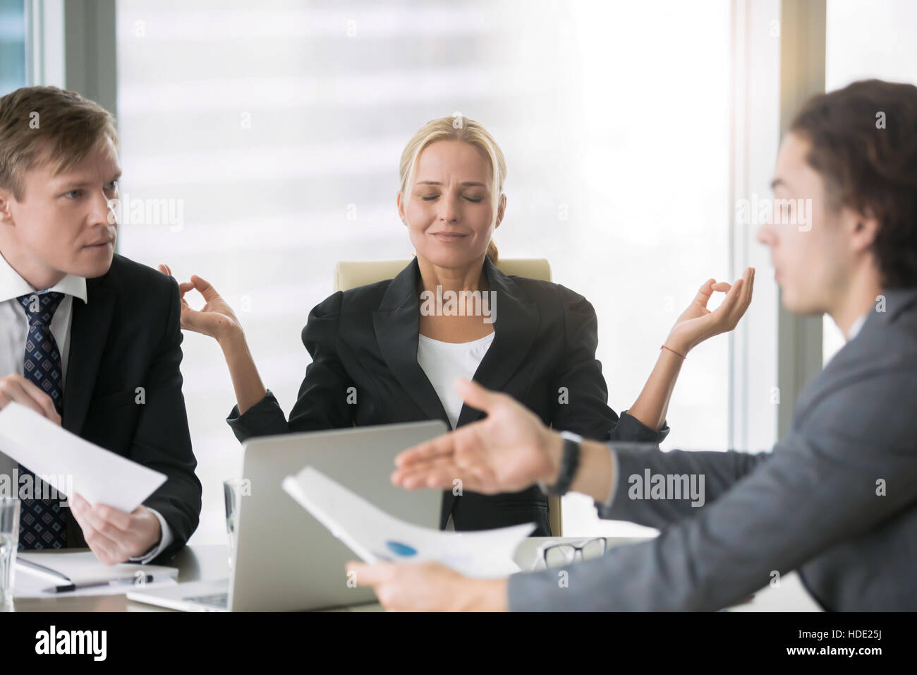 Business negotiation hi-res stock photography and images - Alamy