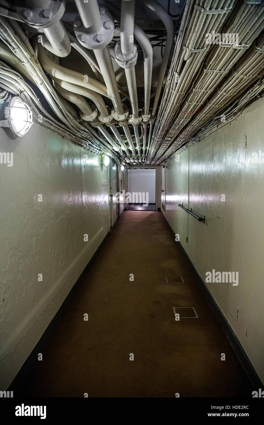 Vintage ocean liner interior hi-res stock photography and images - Alamy