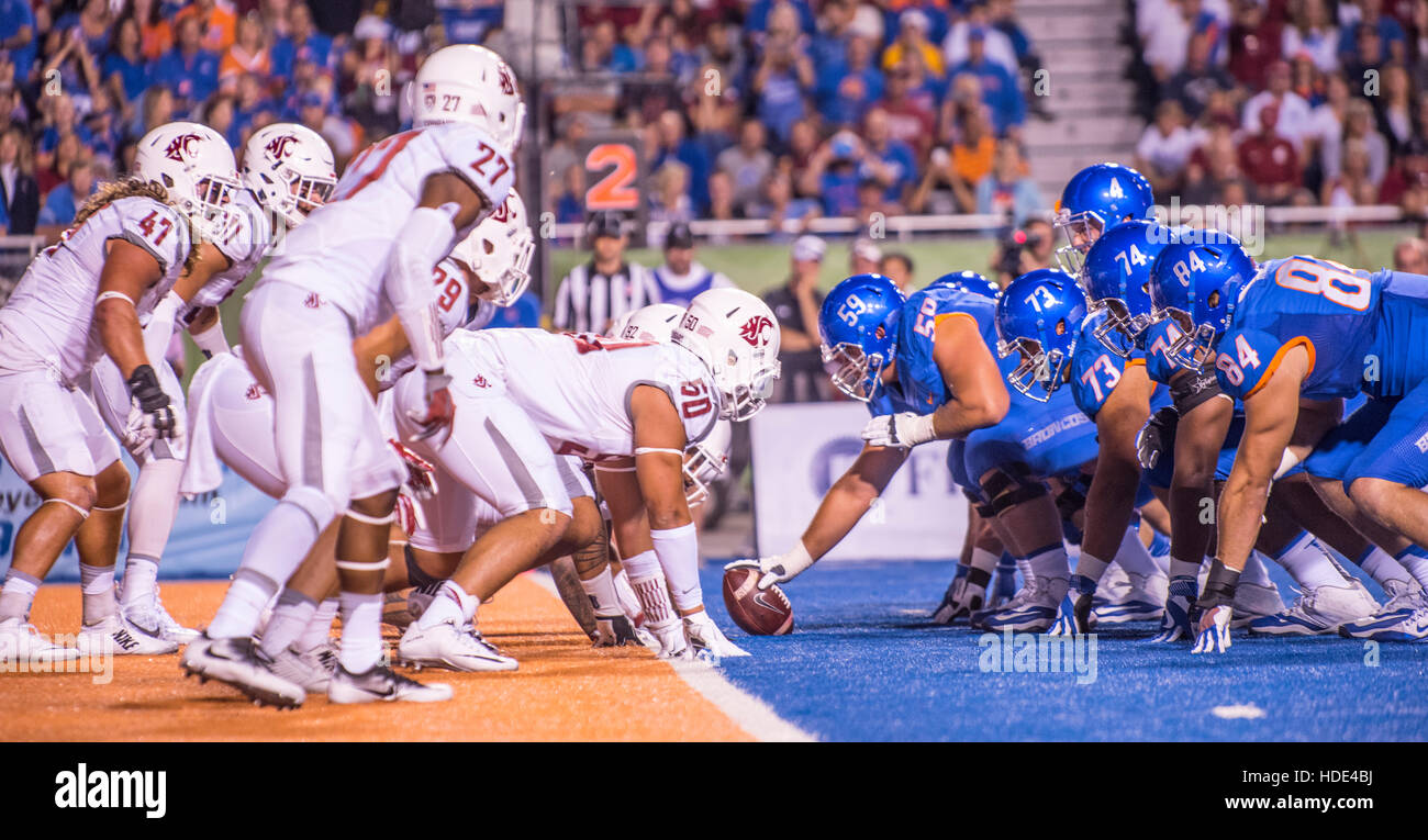 Boise State Football offense lined up against Wahington State team ...