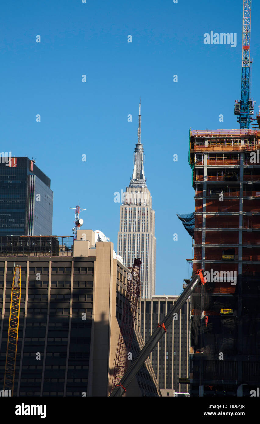The Empire State Building from The High Line running between Chelsea ...