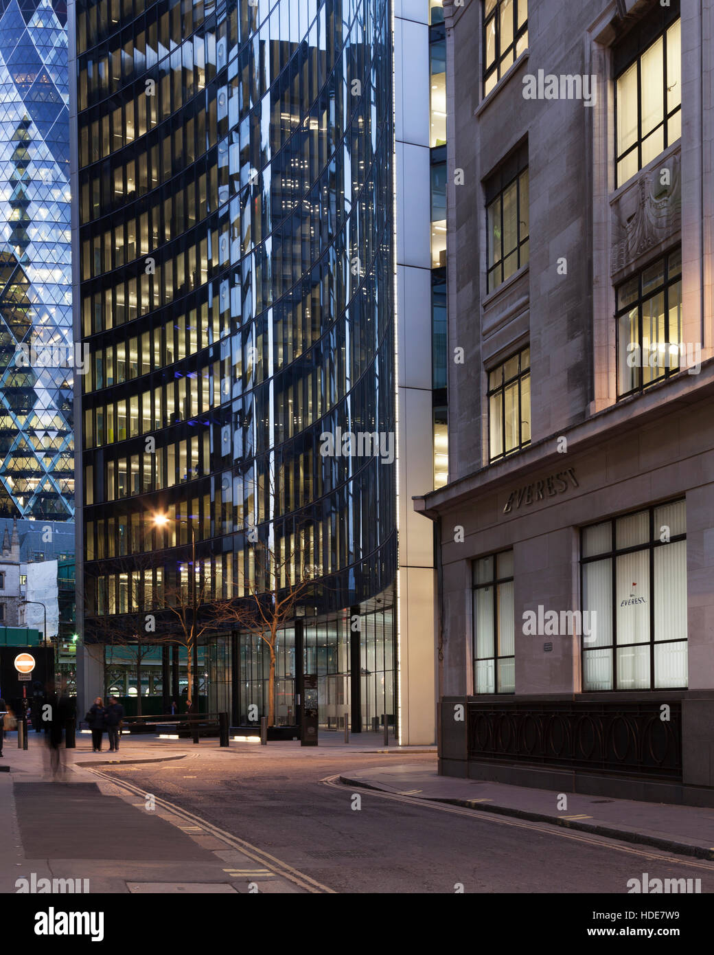 Dusk buildings hi-res stock photography and images - Alamy
