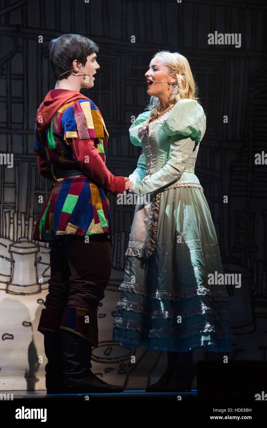 Dress rehearsal of the Christmas panto Dick Whittington at the New ...