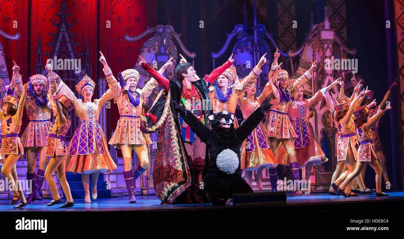 Dress rehearsal of the Christmas panto Dick Whittington at the New ...