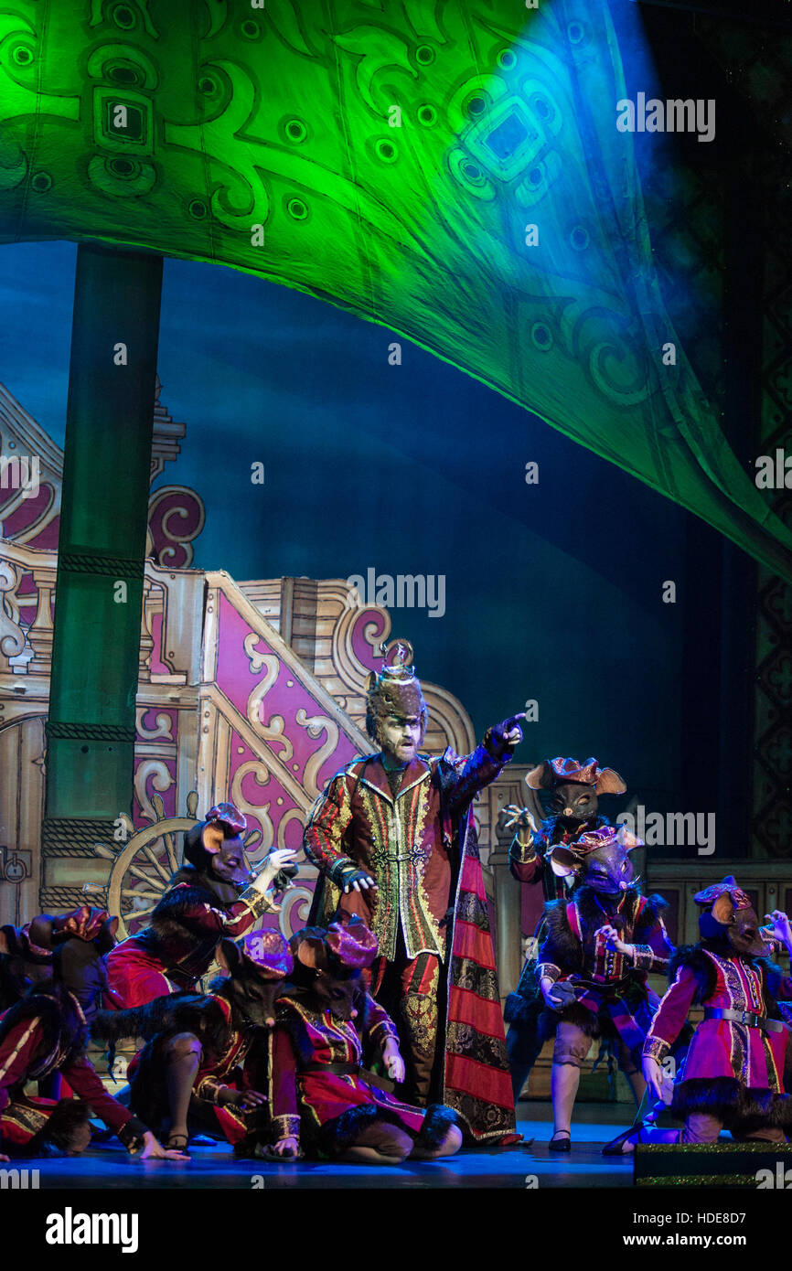 Dress rehearsal of the Christmas panto Dick Whittington at the New ...