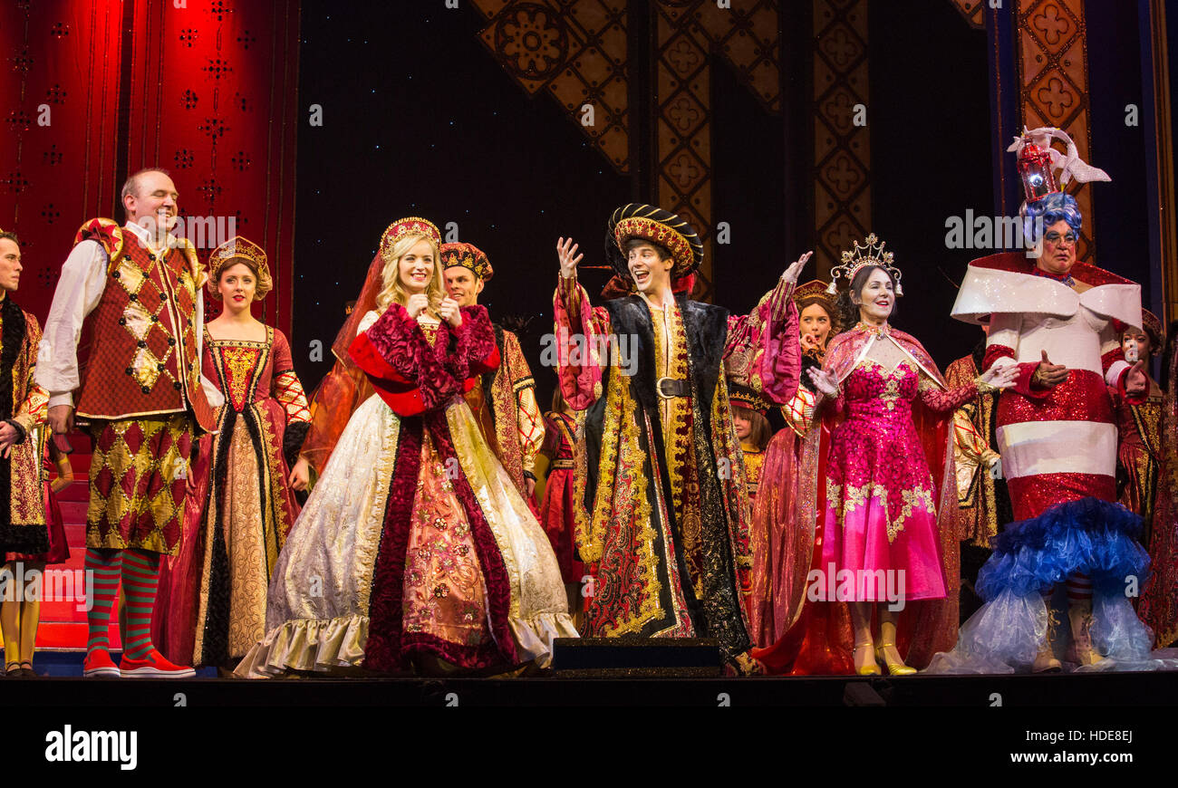 Dress rehearsal of the Christmas panto Dick Whittington at the New ...