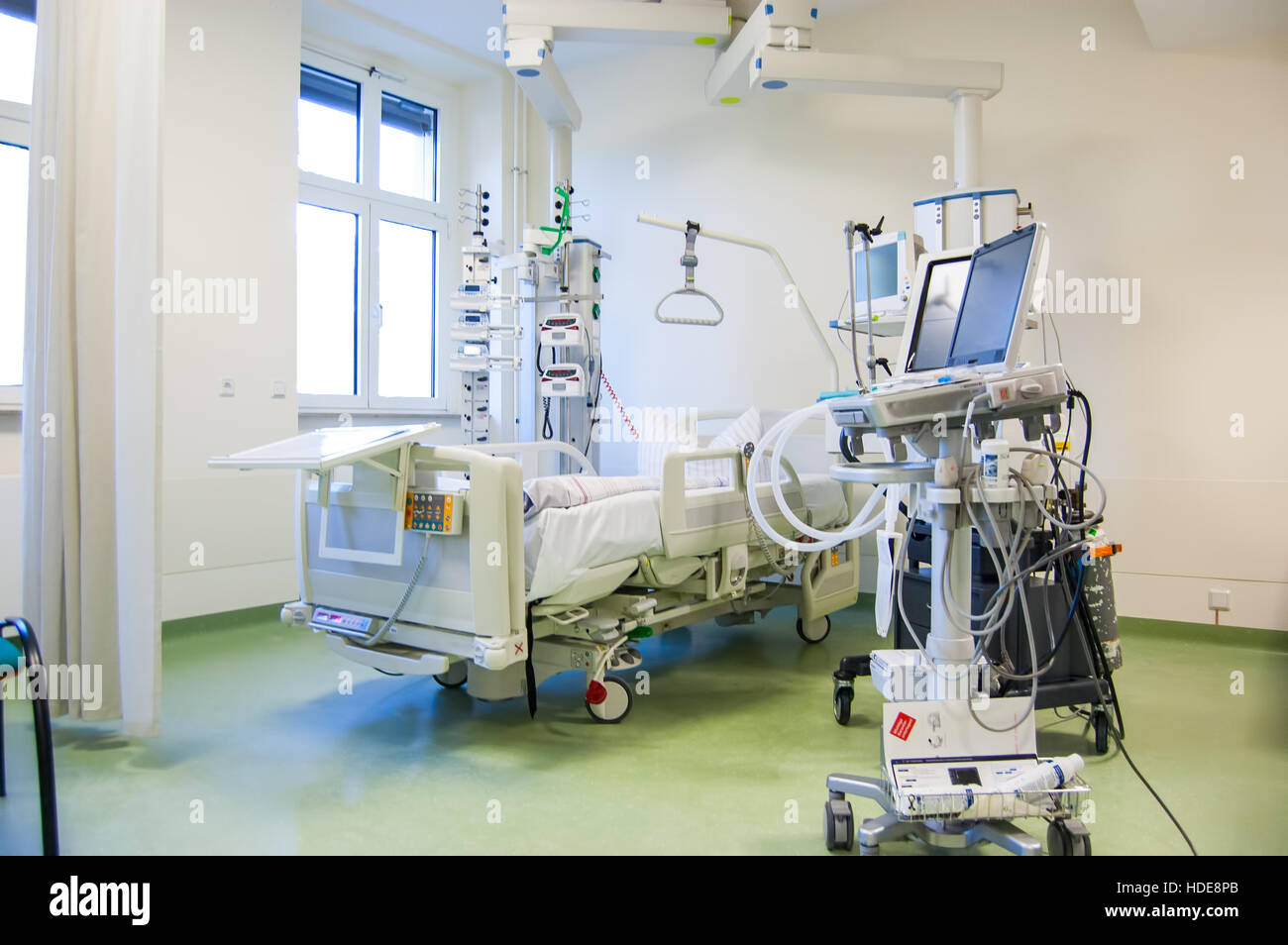 Intensive Care Unit High Resolution Stock Photography and Images - Alamy