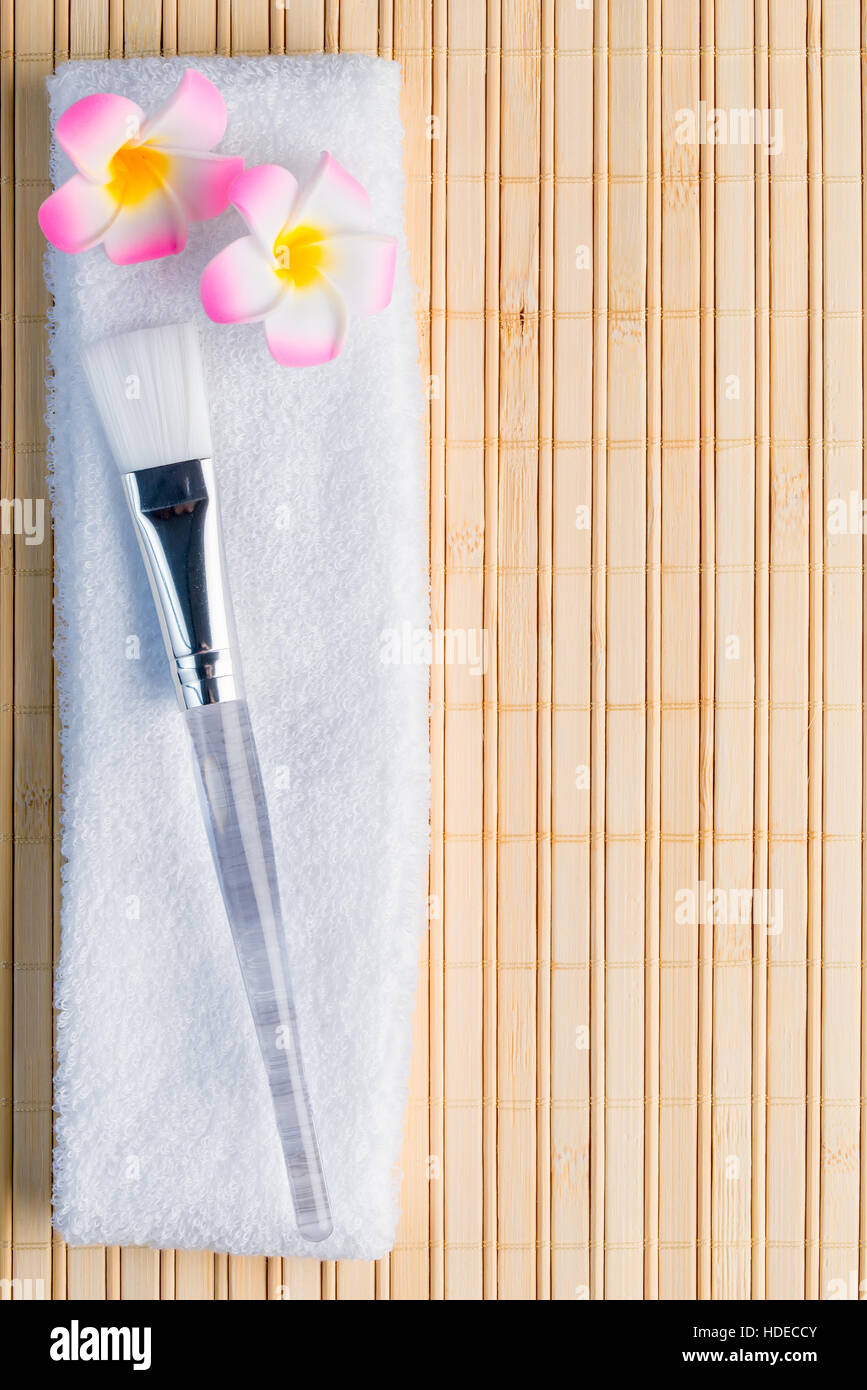 Accessories for applying cosmetics to the face masks and bamboo napkin ...