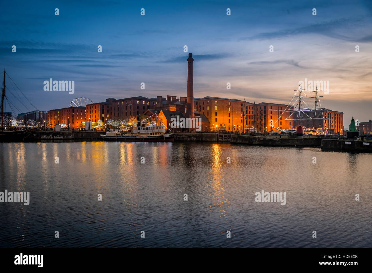 The Albert Dock complex buildings in the evening christmas lights with ...