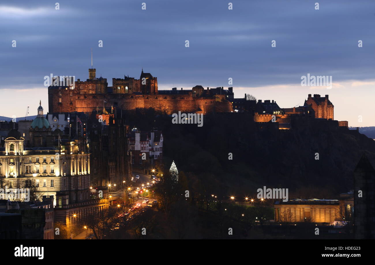 Edinburgh cityscape dusk scotland december hi-res stock photography and ...