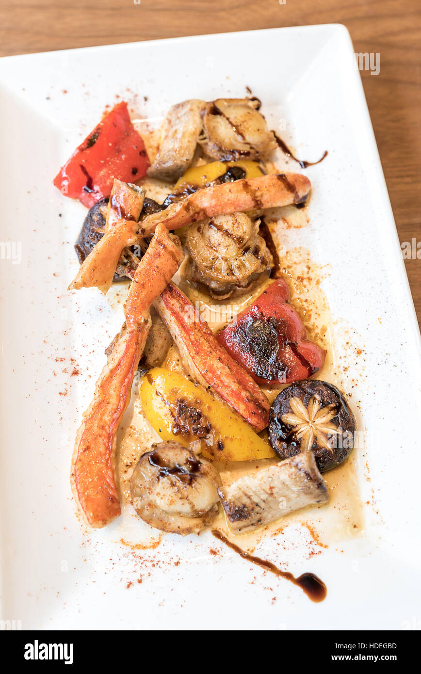 grilled taraba japanese king crab with scallop Stock Photo - Alamy