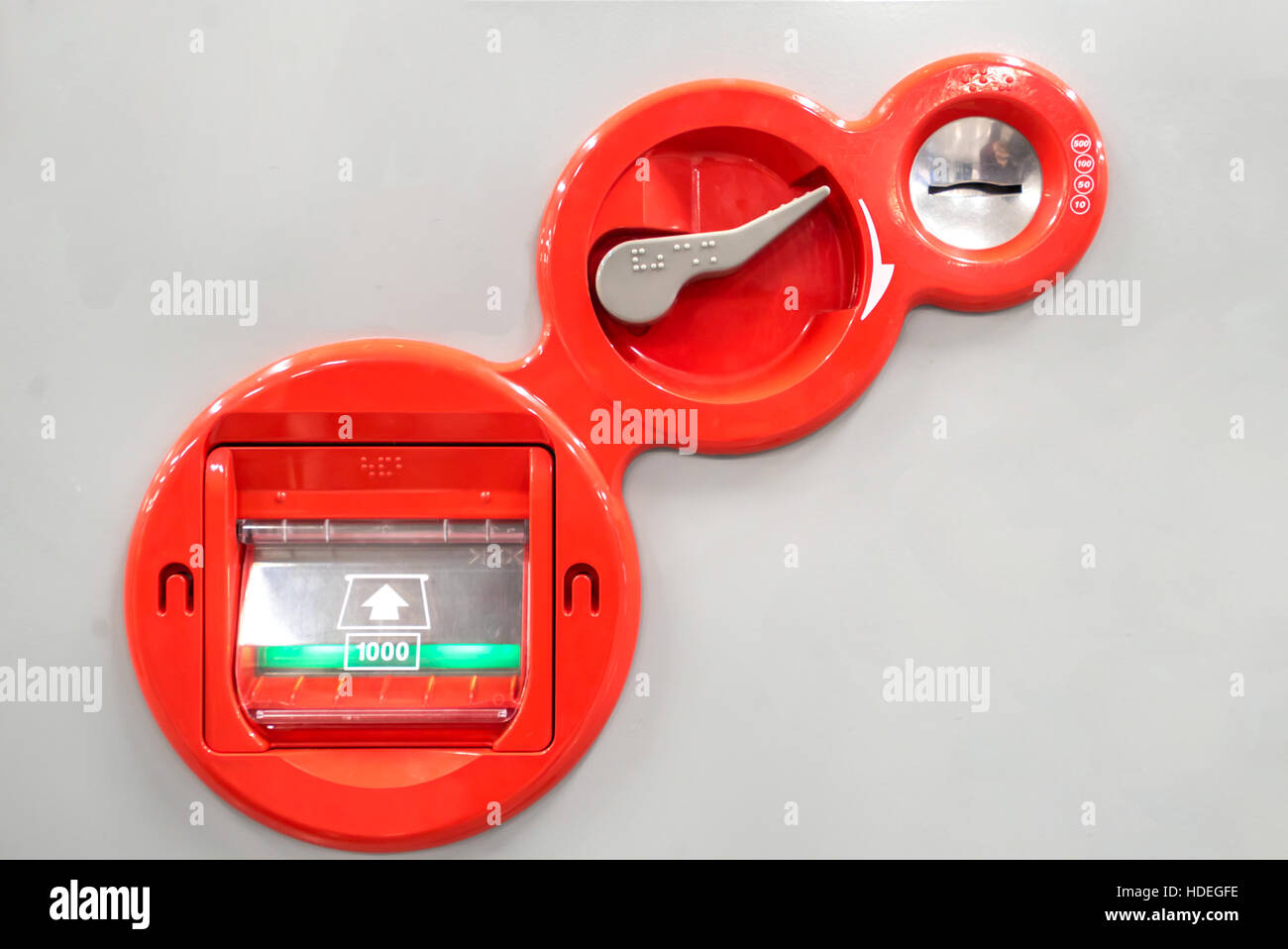 vending Machine coin and banknote insert space Stock Photo - Alamy