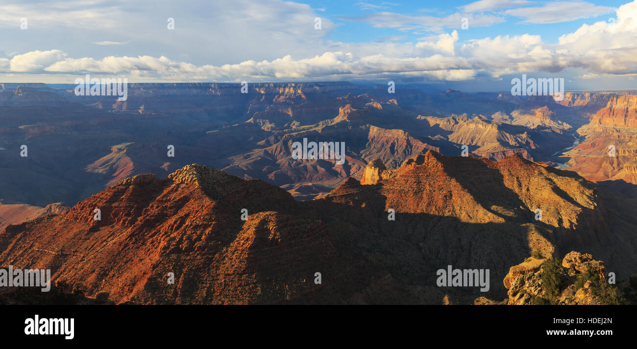 Awesome landscape of rock formation on the south rim of the Grand ...