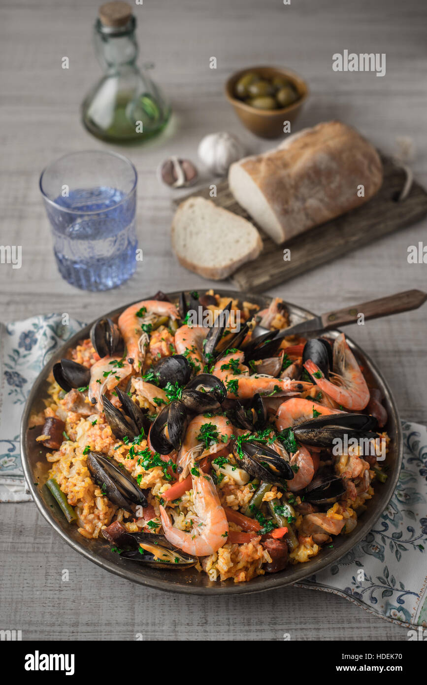 Paella plate hi-res stock photography and images - Alamy
