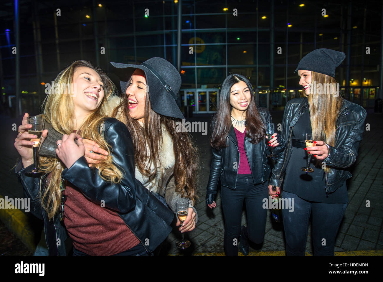 Girls night out drunk hi-res stock photography and images - Alamy