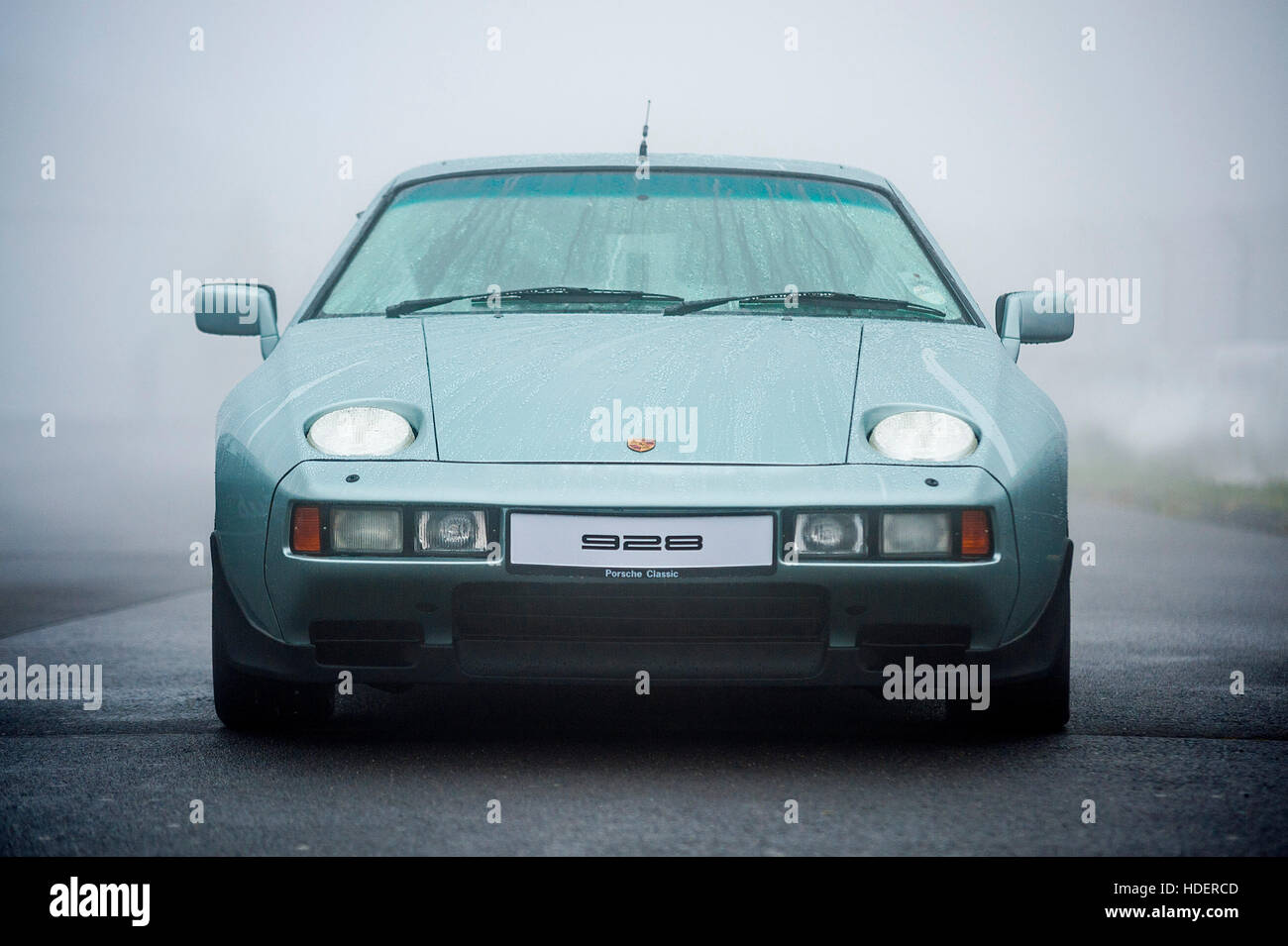 Porsche 928 hi-res stock photography and images - Alamy