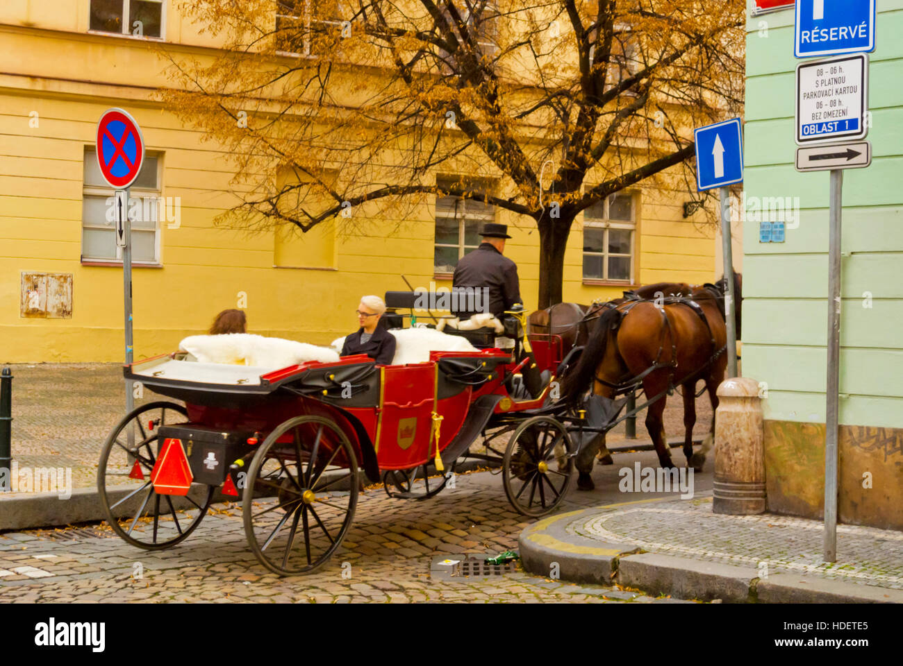 Fiacre, horse drawn carriage, old town, Prague, Czech Republic Stock ...