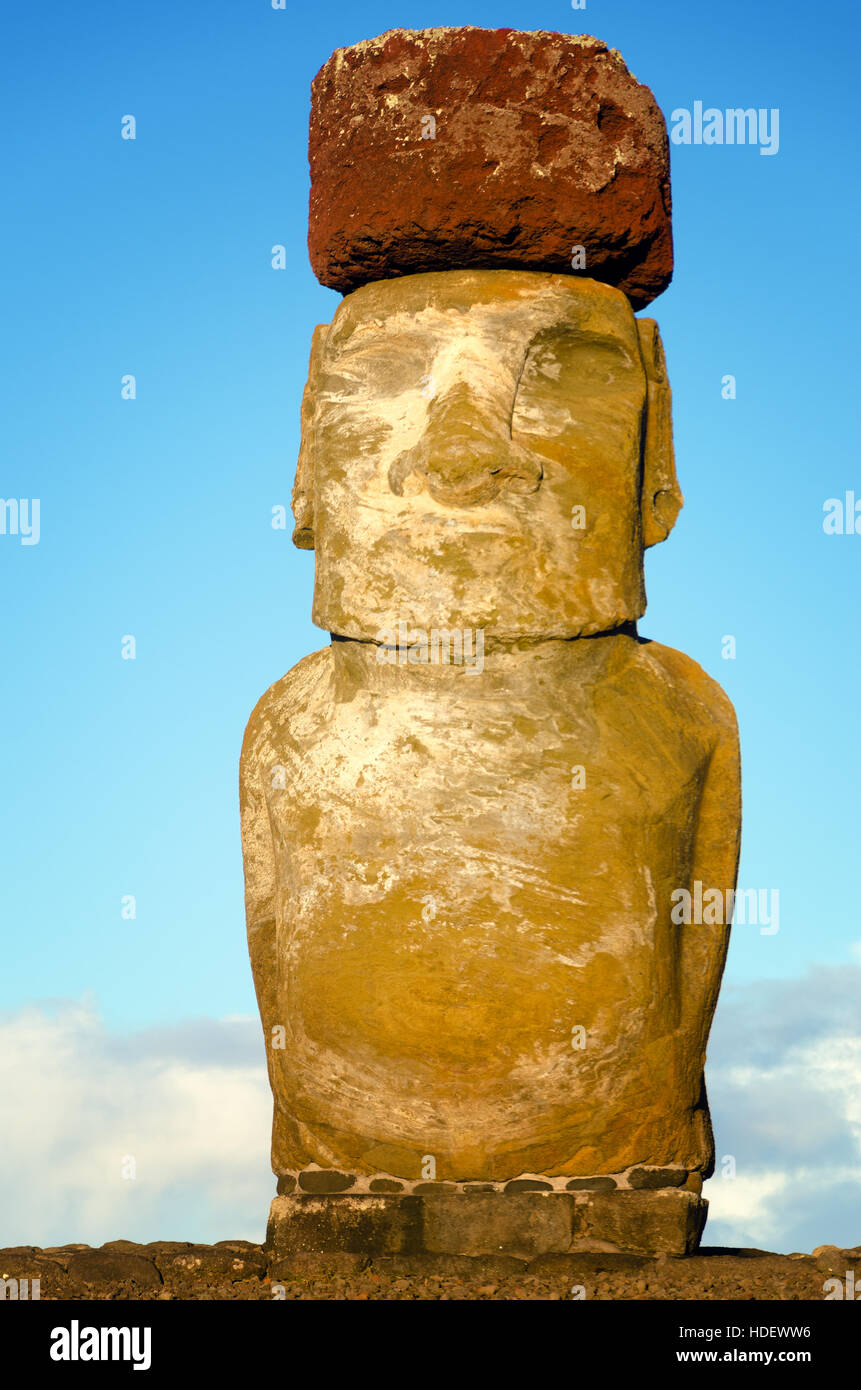 Moai head statues hi-res stock photography and images - Alamy