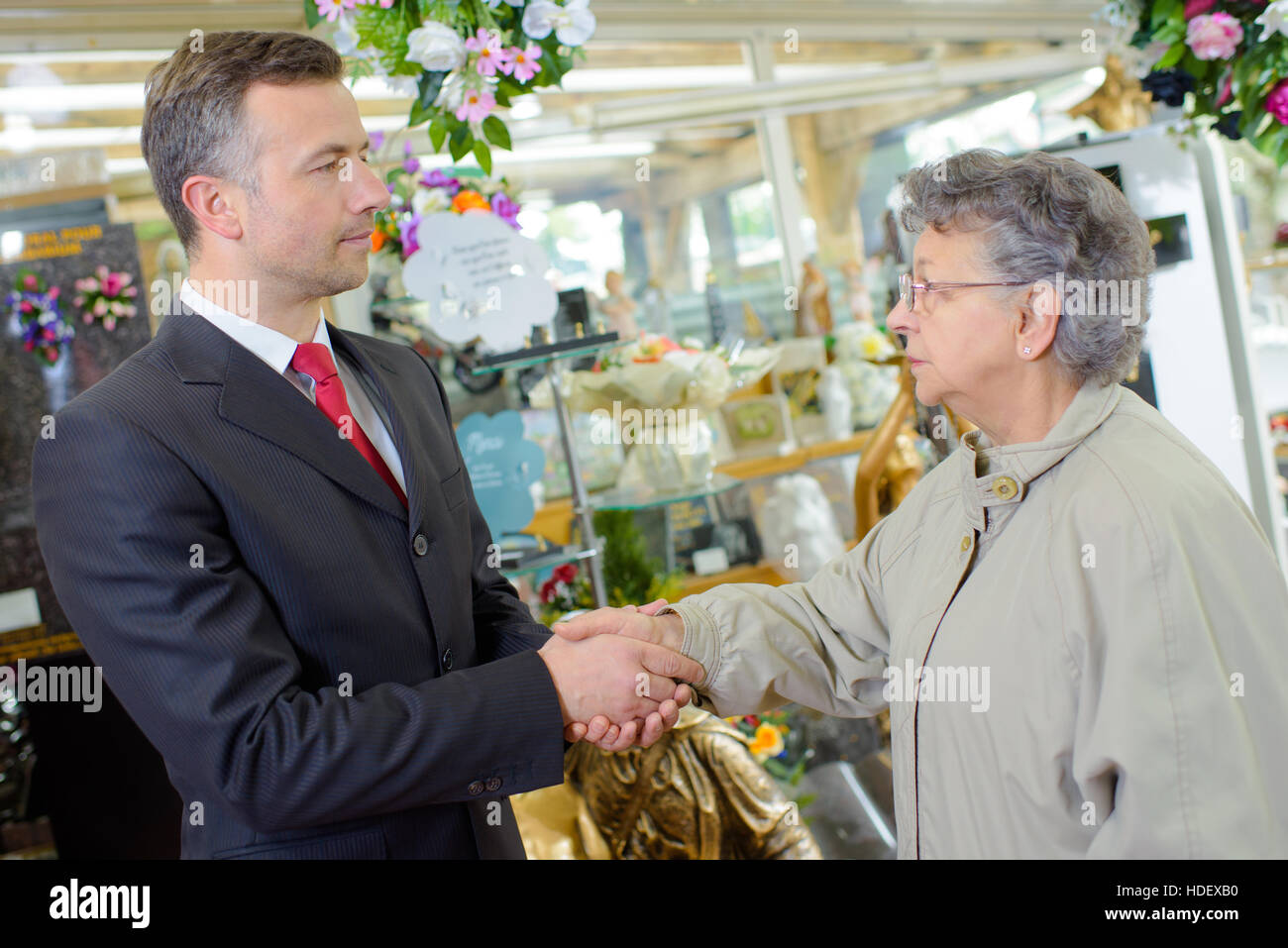 Funeral store hi-res stock photography and images - Alamy