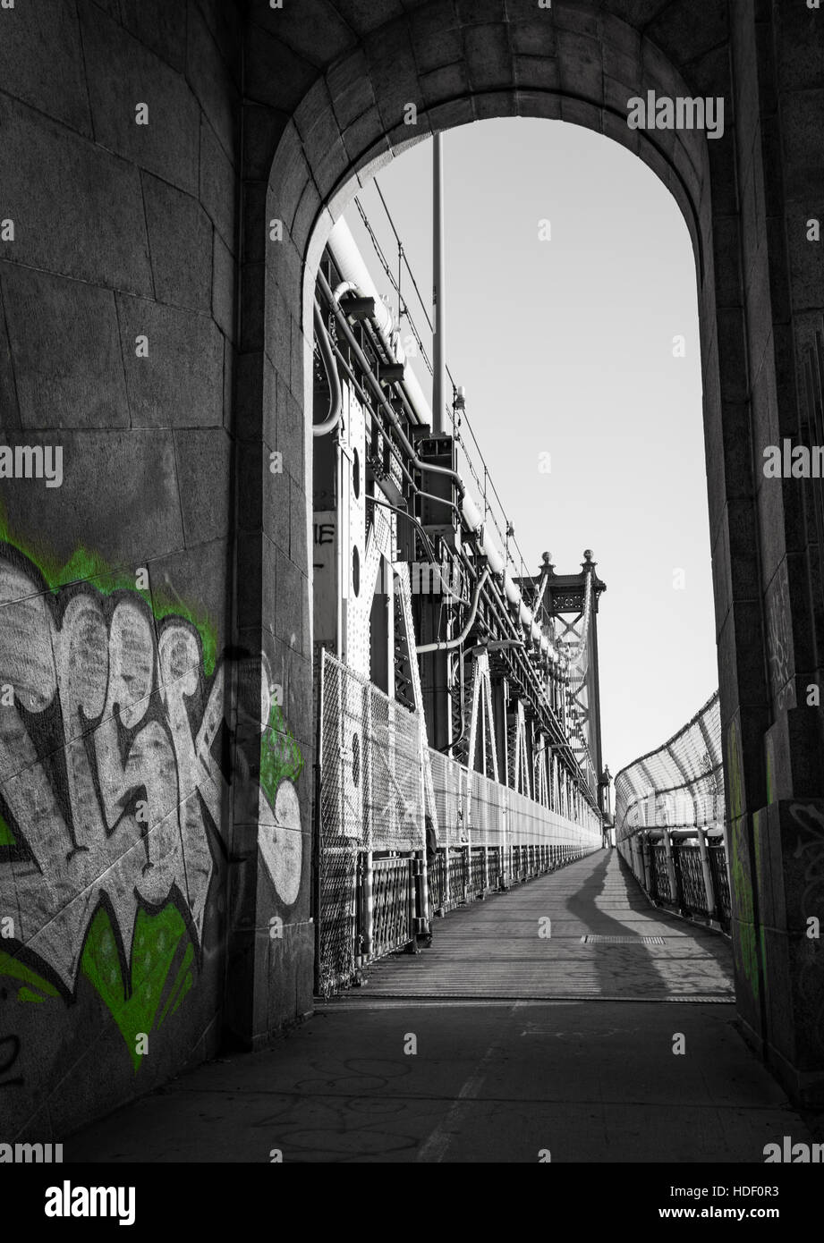 Graffiti on Manhattan Bridge Stock Photo - Alamy