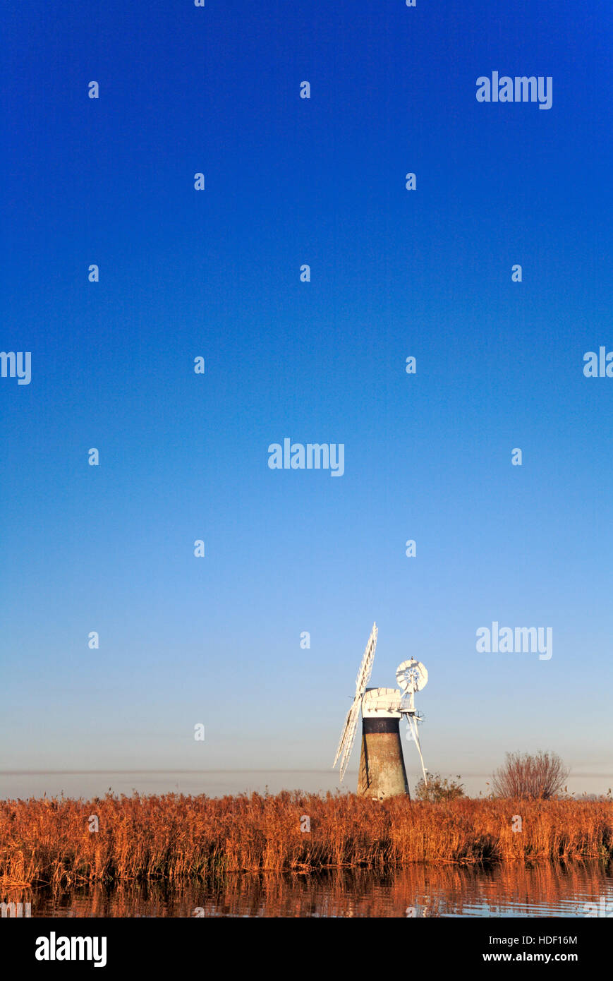 St benets level drainage mill hi-res stock photography and images - Alamy