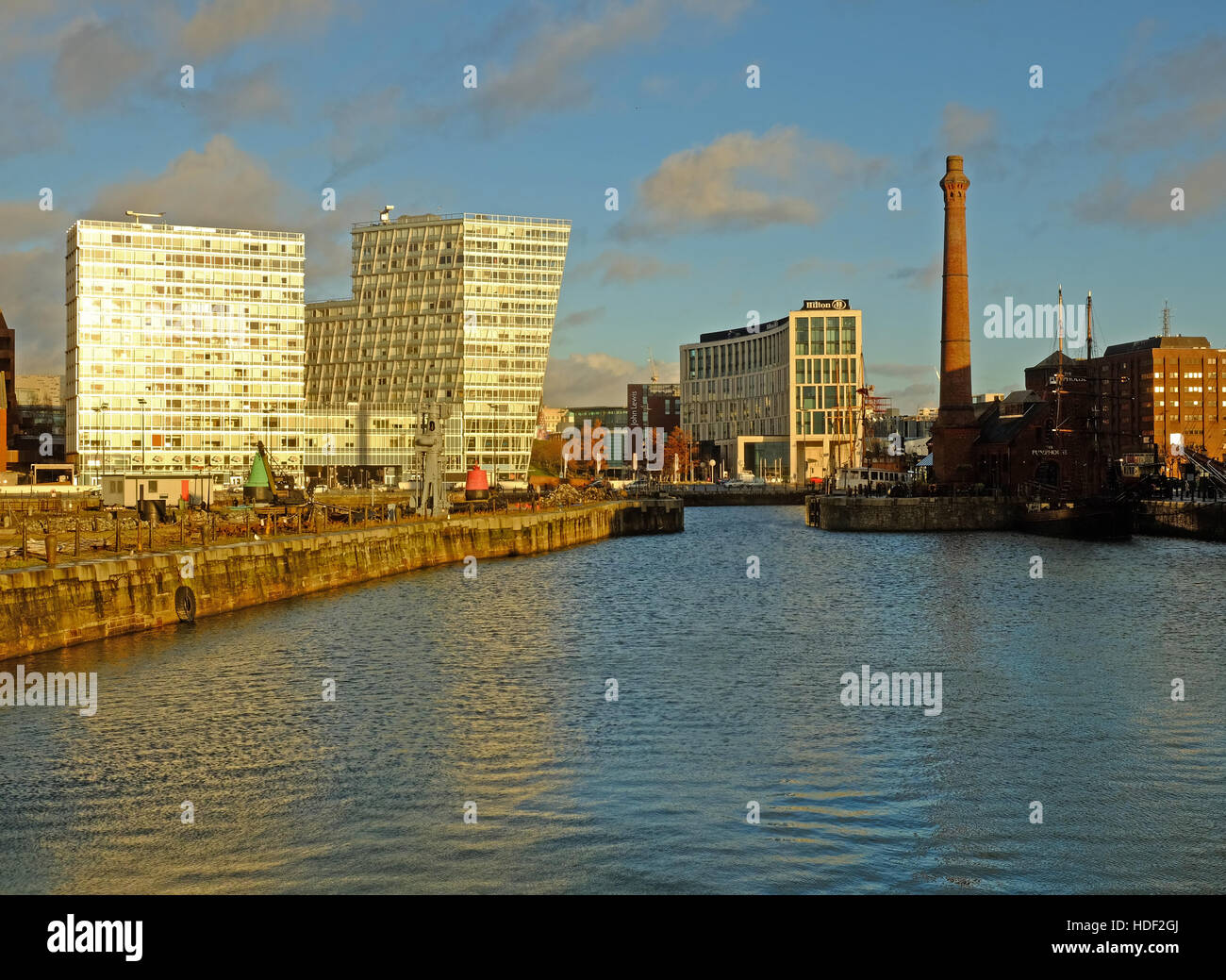 Liverpool waterfront hi-res stock photography and images - Alamy