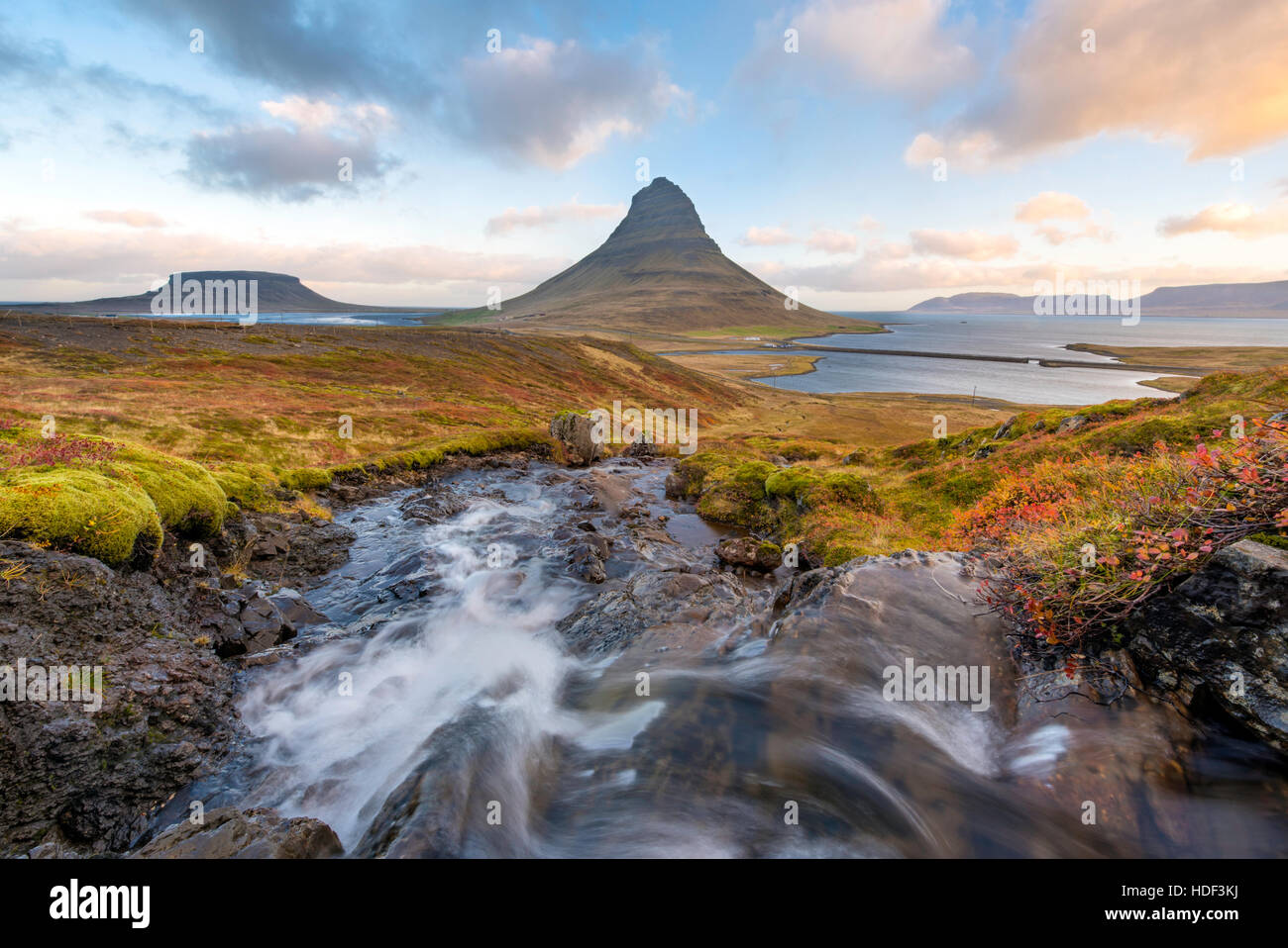 Amazing sunrise the top of Kirkjufellsfoss waterfall with Kirkjufell ...