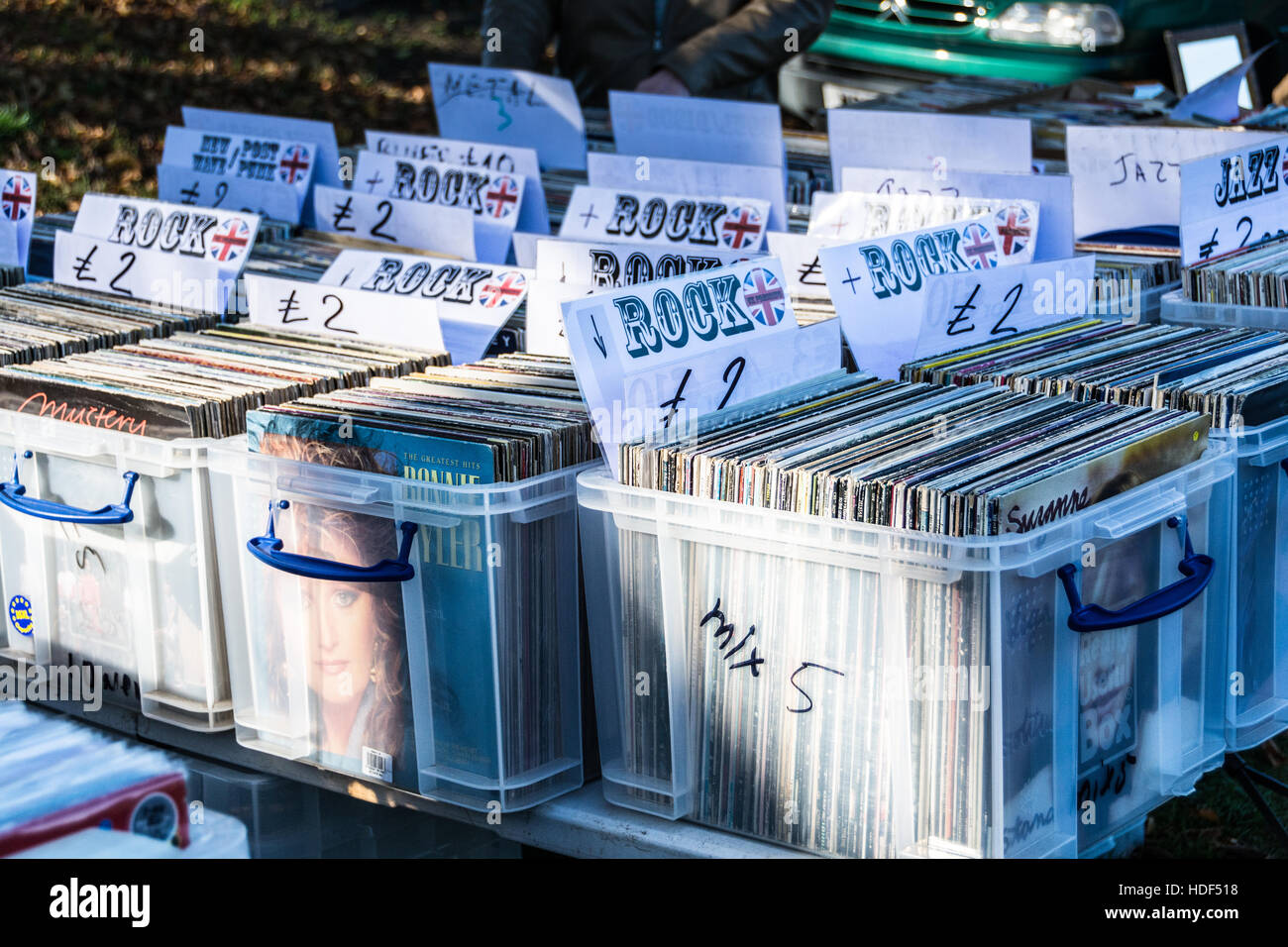 Second hand vinyl records hi-res stock photography and images - Alamy
