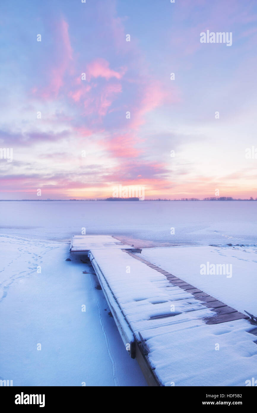 Lone tree reservoir hi-res stock photography and images - Alamy