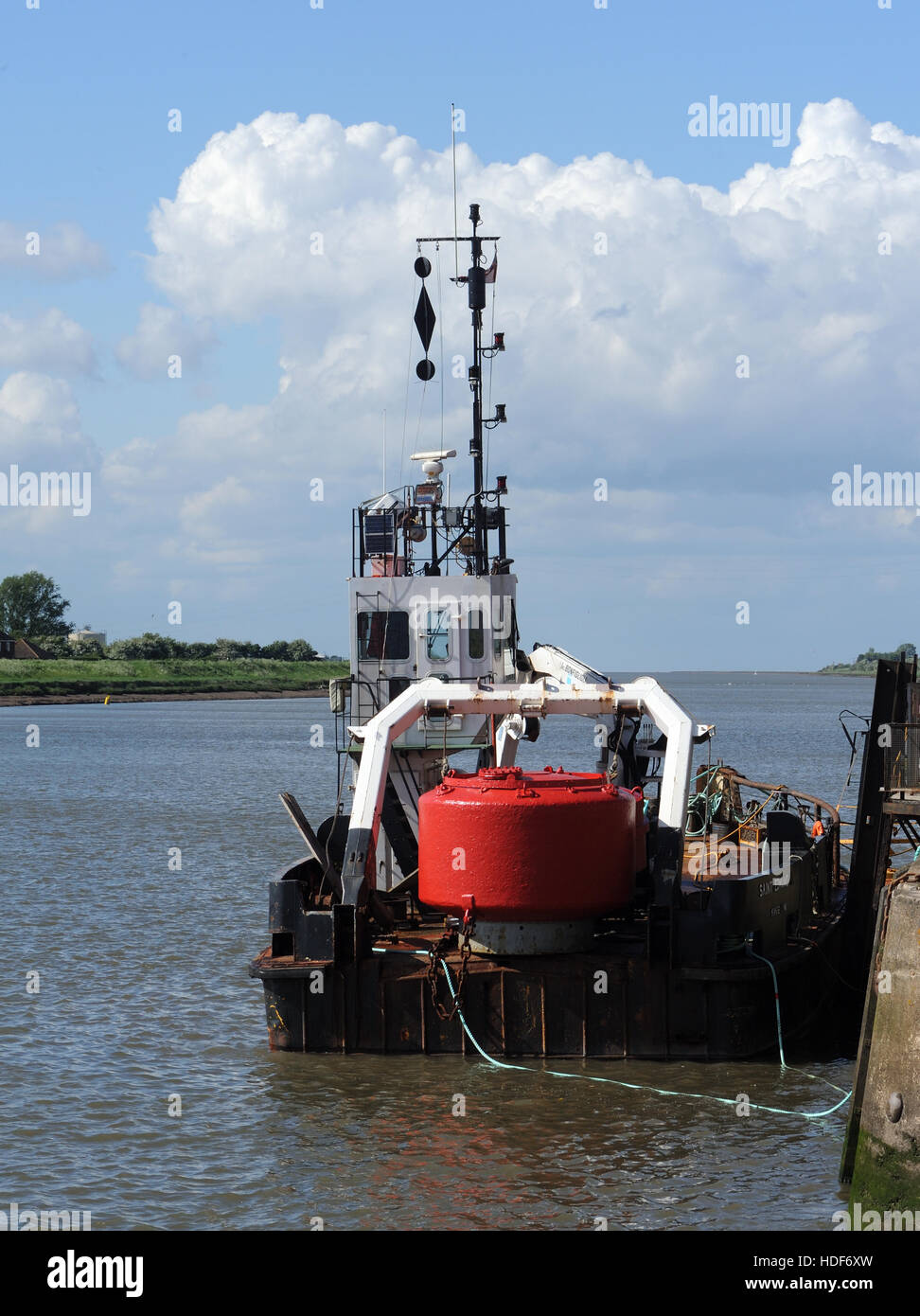 Navigation buoy maintenance boat hi-res stock photography and images ...