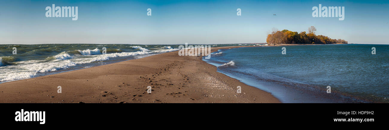 Panoramic view of Point Pelee National Park beach on Lake Erie ...