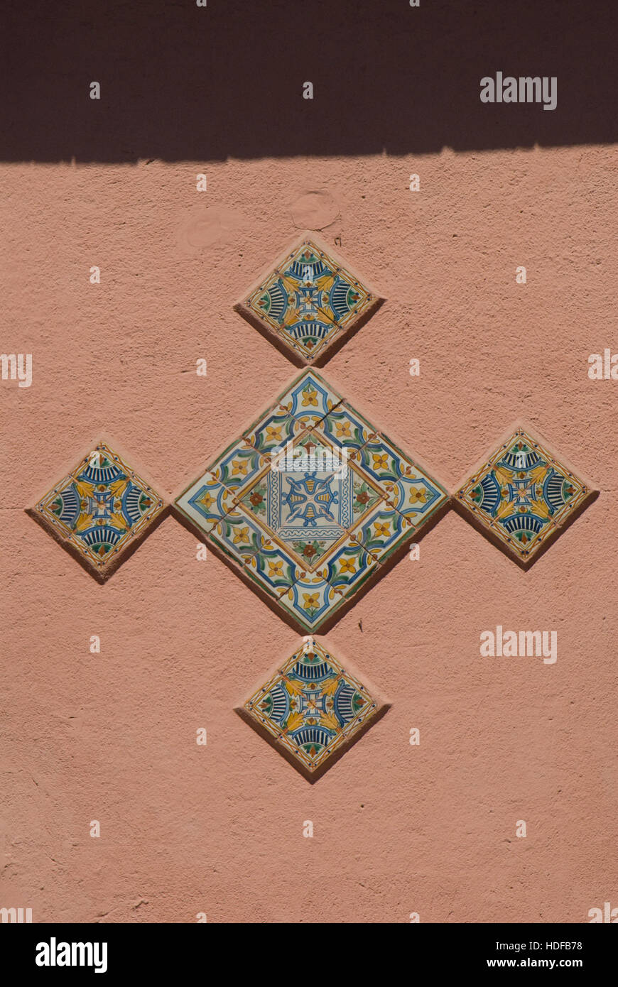 Talavera mexican tiles hi-res stock photography and images - Alamy
