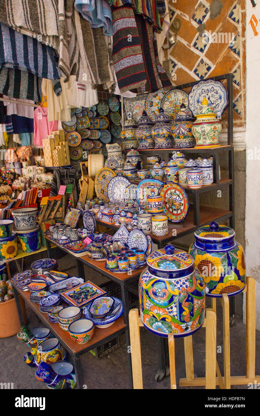 Mexican pottery hi-res stock photography and images - Alamy