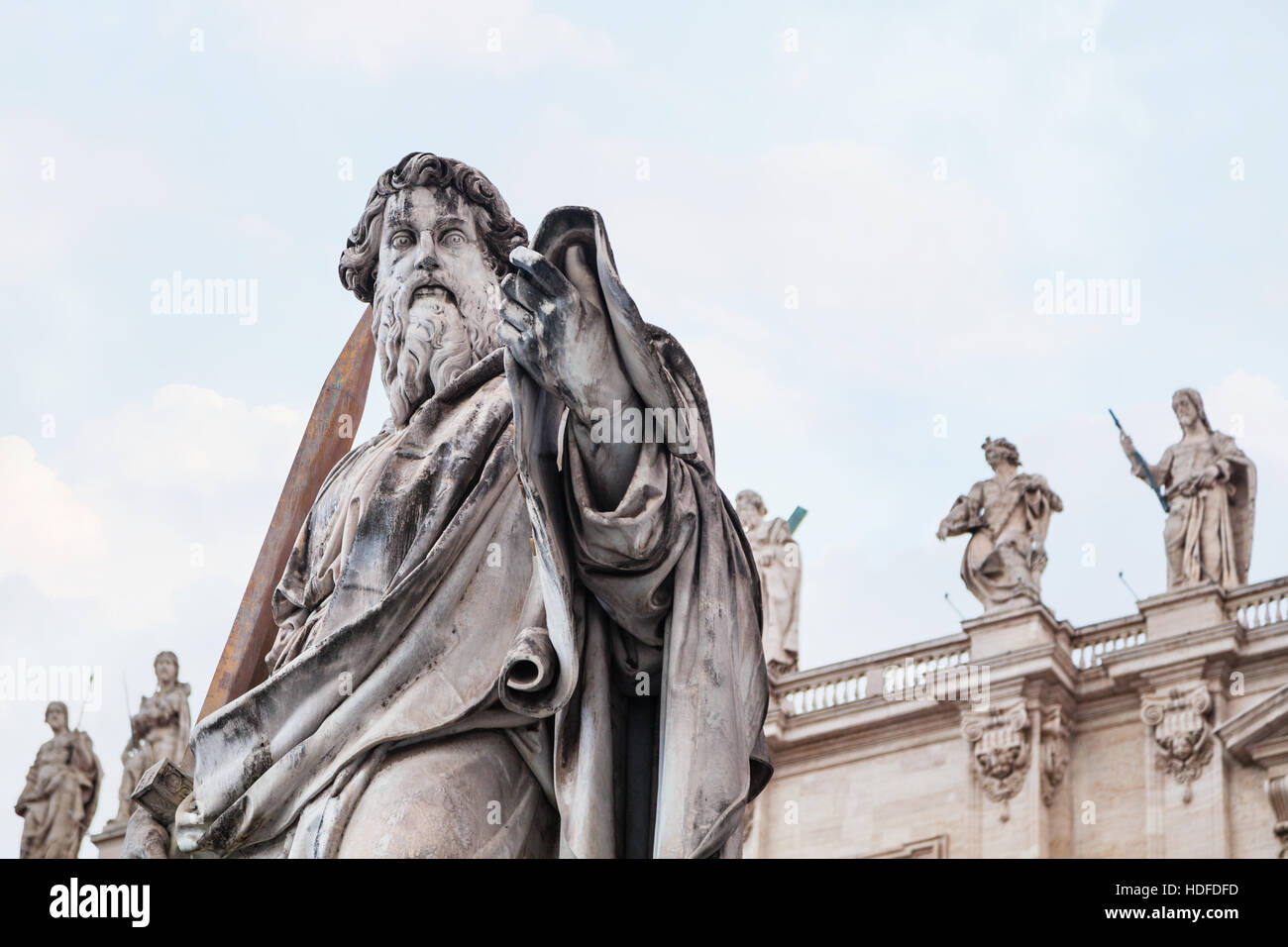 Apostle paul sculpture hi-res stock photography and images - Alamy