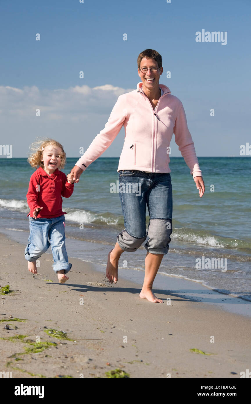 Daughter strand hi-res stock photography and images - Alamy