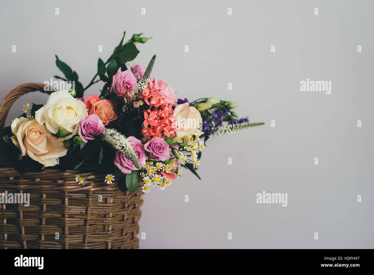 Vintage gift basket hi-res stock photography and images - Alamy