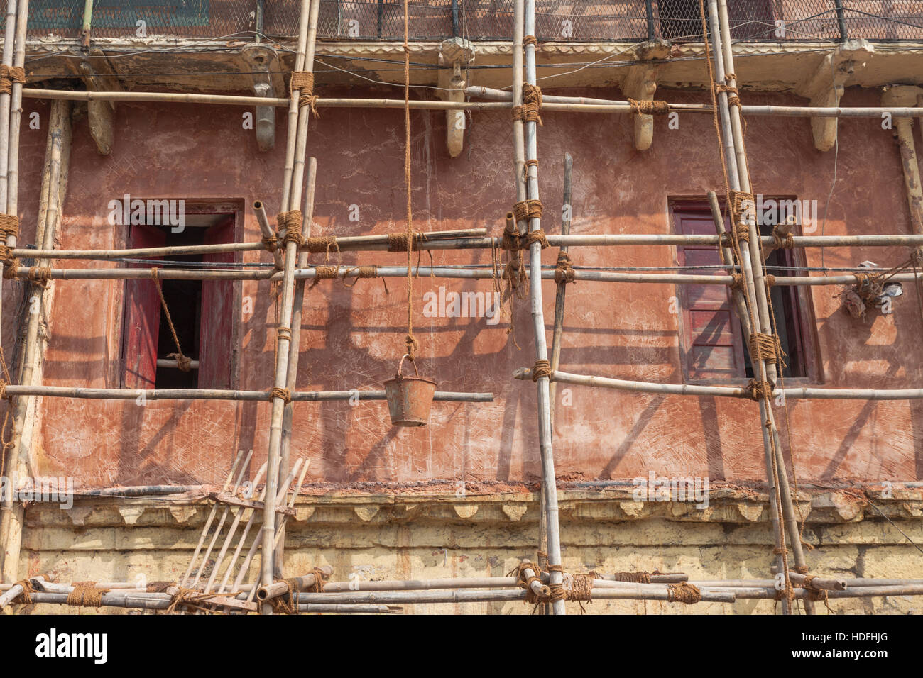 Timber scaffolding hi-res stock photography and images - Alamy