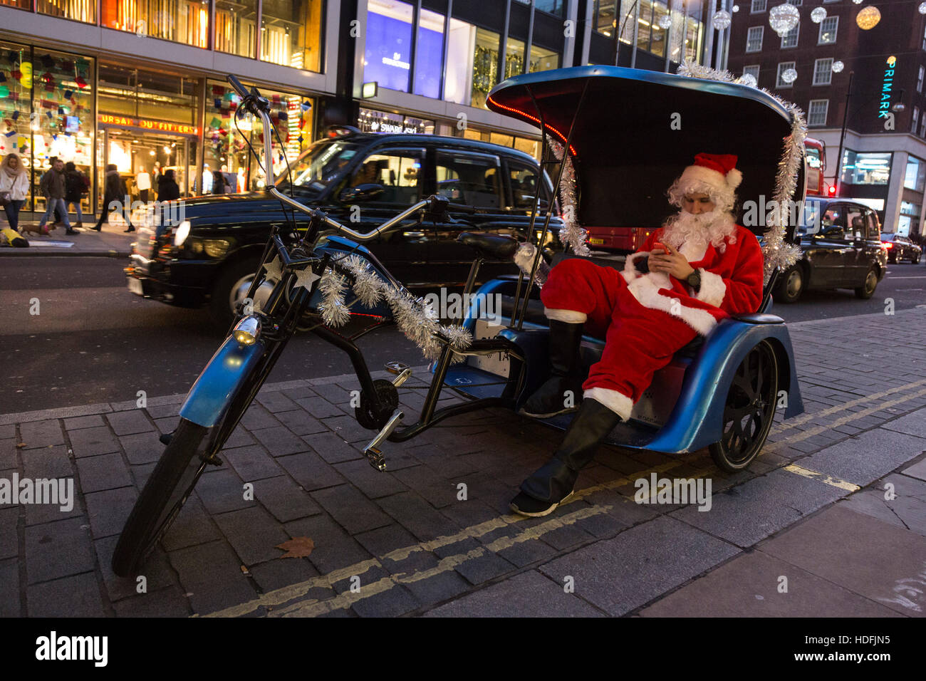 London rickshaw hi-res stock photography and images - Alamy
