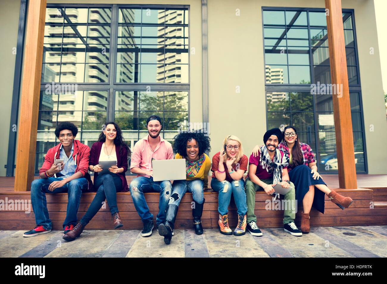 College students teamwork brainstorming hi-res stock photography and ...