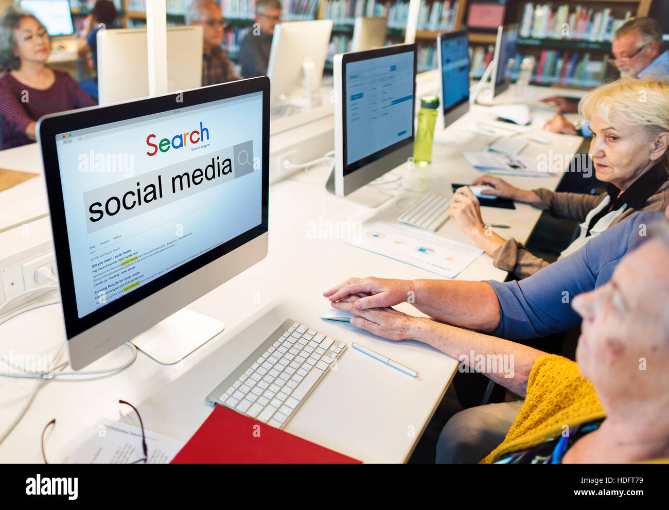 Software search hi-res stock photography and images - Alamy