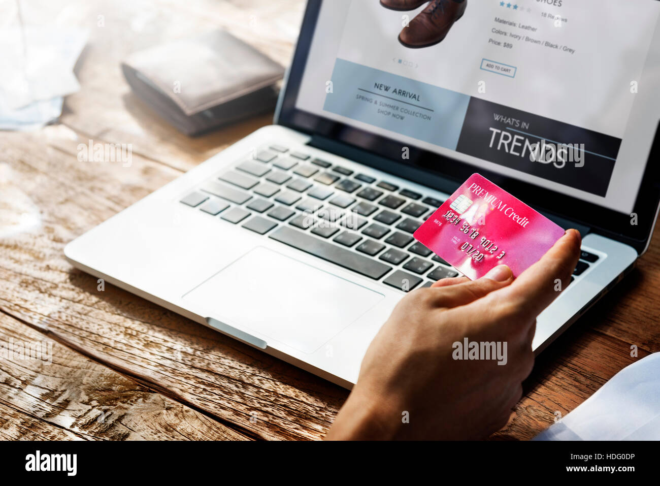 Man Hands Credit Card Purchase Concept Stock Photo - Alamy