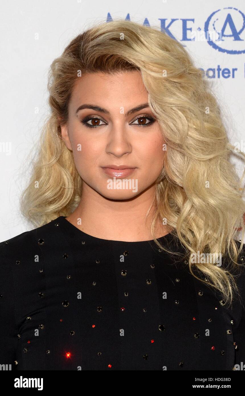 Los Angeles, CA, USA. 7th Dec, 2016. Tori Kelly at arrivals for 4th ...