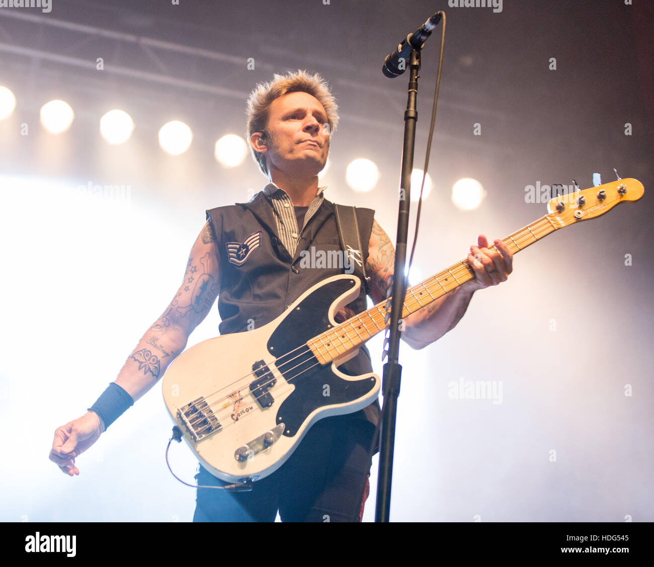 Mike Dirnt Of Green Day High Resolution Stock Photography and Images ...