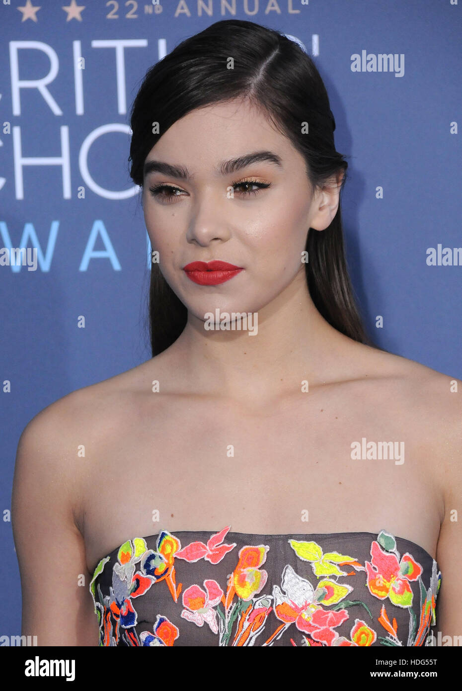 Santa Monica, California, USA. 11th Dec, 2016. Hailee Steinfeld. The ...