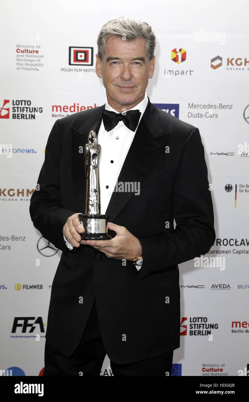 Wroclaw, Poland. 10th Dec, 2016. Pierce Brosnan attends the 29th ...