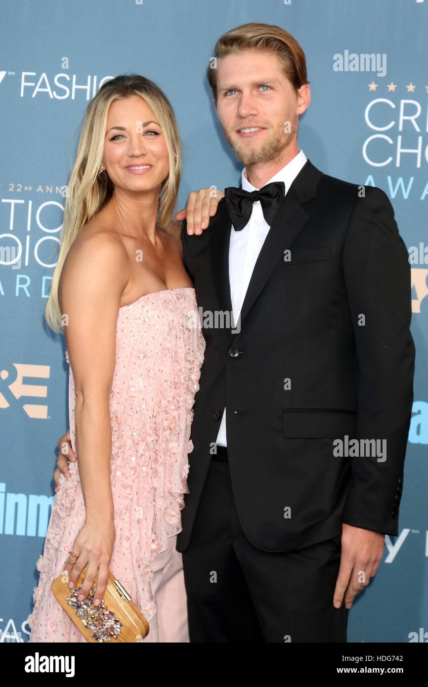 Kaley cuoco karl cook hi-res stock photography and images - Alamy