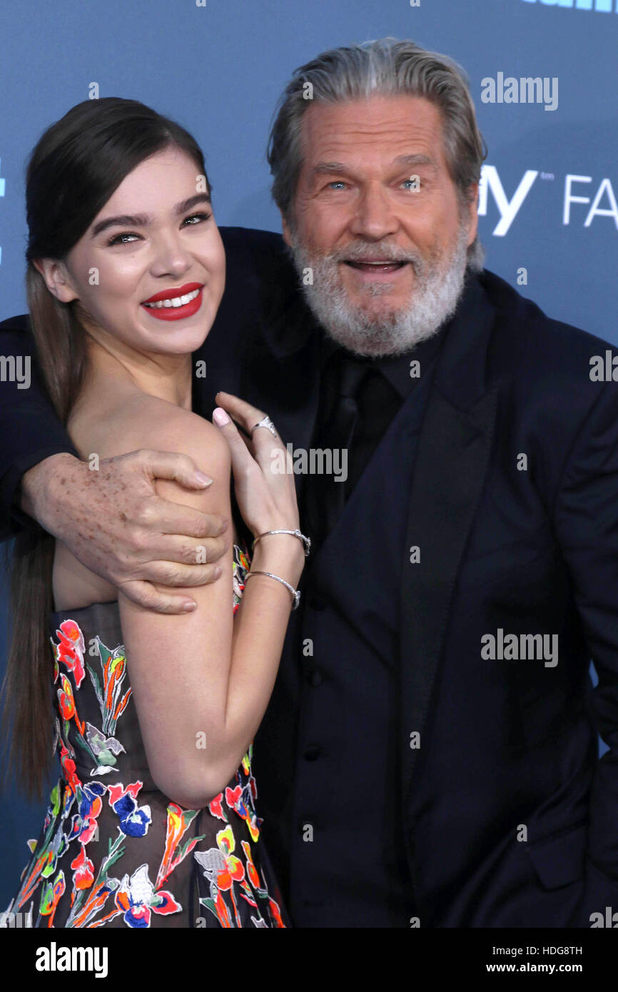 Santa Monica, California. 11th Dec, 2016. Hailee Steinfeld, Jeff ...