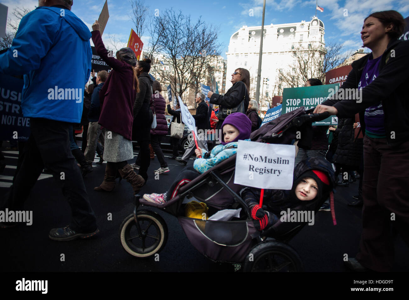 Washington DC, USA. 12th Dec, 2016. Thousands of American Muslims and ...