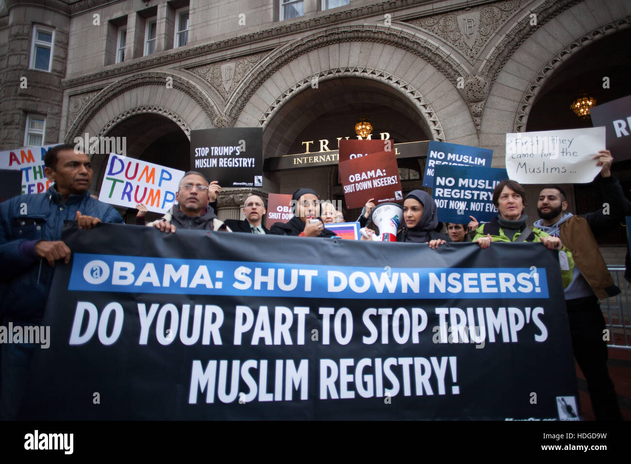 Washington DC, USA. 12th Dec, 2016. Thousands of American Muslims and ...