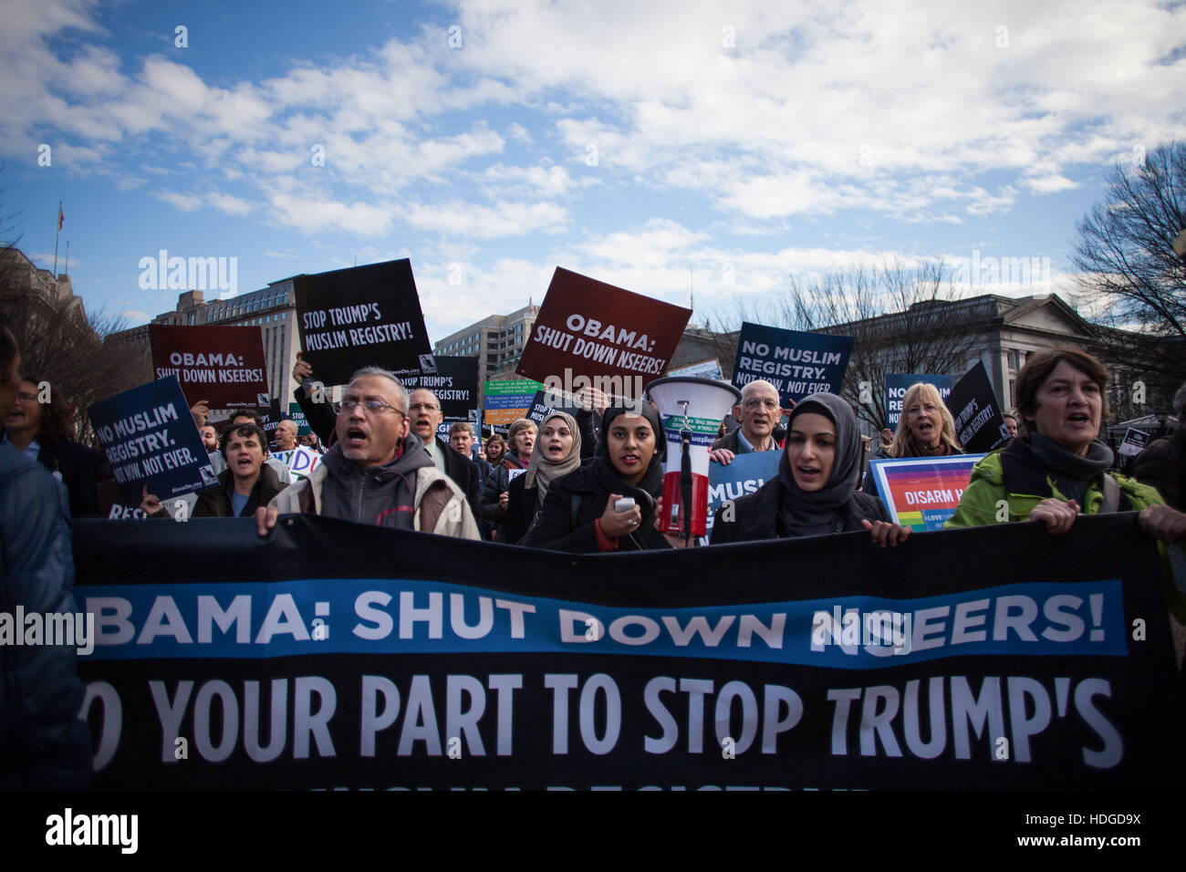 Washington DC, USA. 12th Dec, 2016. Thousands of American Muslims and ...
